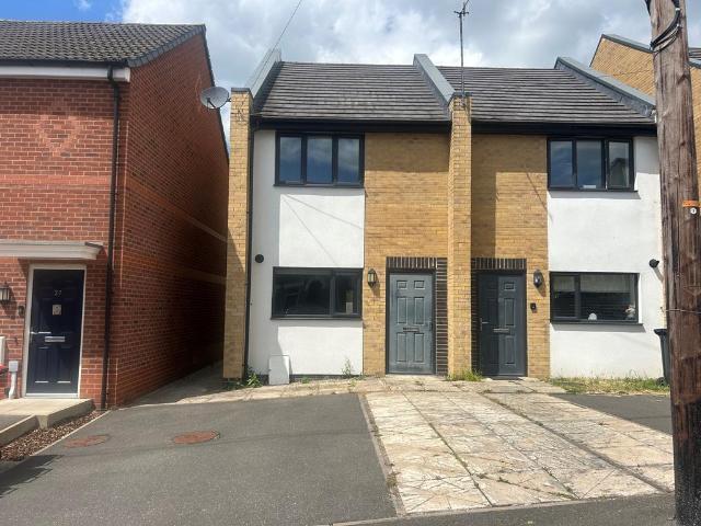 2 bedroom semi detached house to rent
