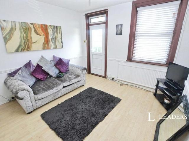 2 bedroom semi detached house to rent
