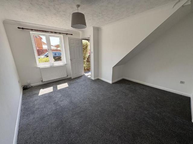 2 bedroom semi detached house to rent