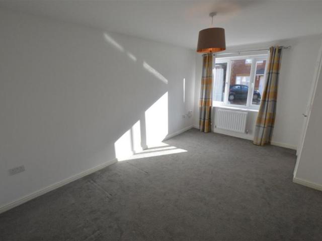 2 bedroom semi detached house to rent