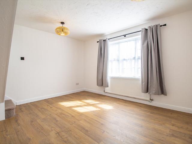 2 bedroom semi detached house to rent