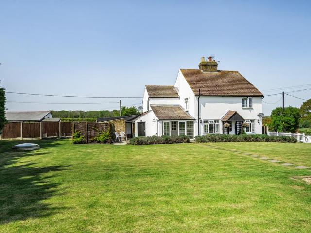 2 bedroom semi detached house to rent