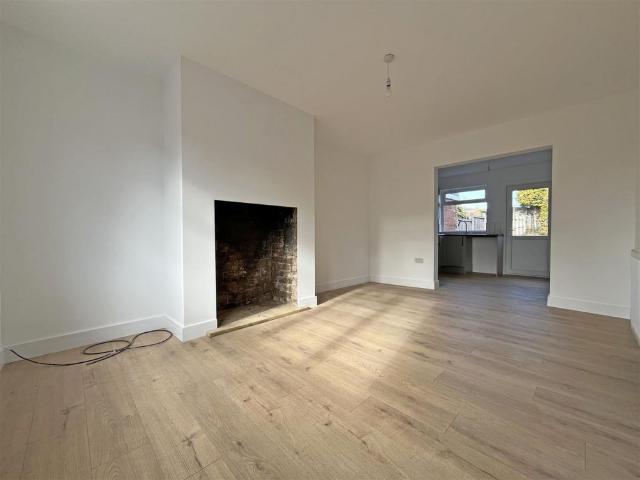 2 bedroom Semi detached house to rent
