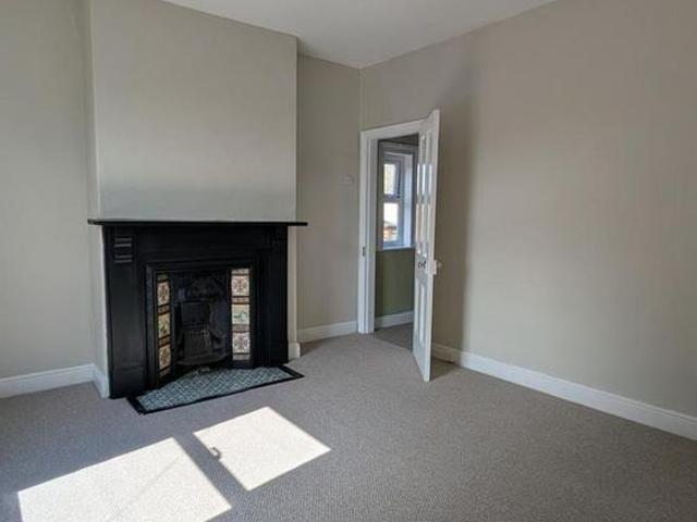 2 bedroom semi detached house to rent