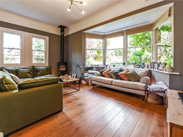 2 bedroom semi detached house to rent