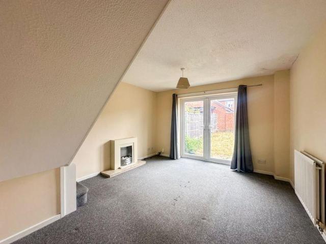 2 bedroom semi detached house to rent