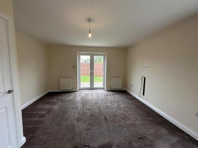 2 bedroom semi detached house to rent