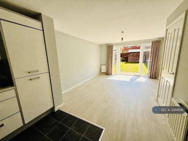 2 bedroom semi detached house to rent