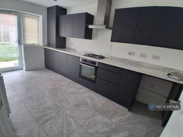 2 bedroom semi detached house to rent