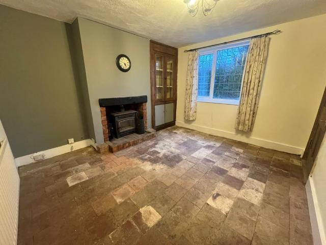 2 bedroom semi detached house to rent