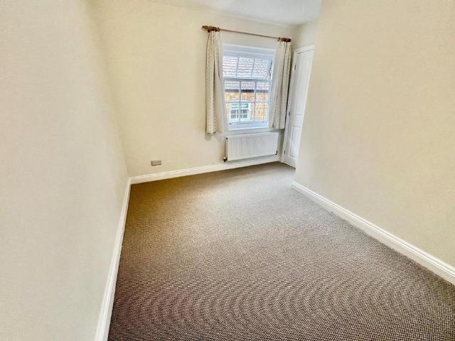 2 bedroom semi detached house to rent