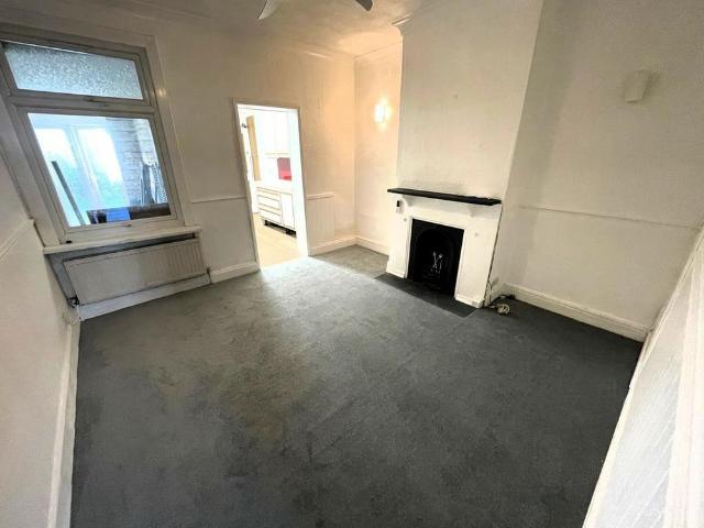 2 bedroom semi detached house to rent