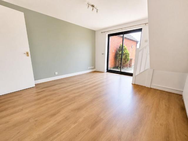 2 bedroom semi detached house to rent
