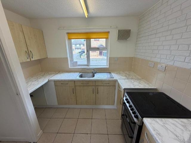 2 bedroom semi detached house to rent