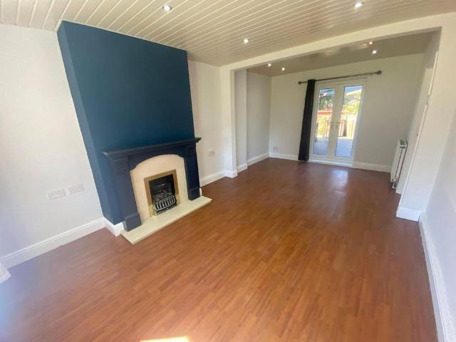 2 bedroom semi detached house to rent