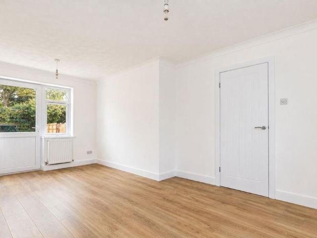 2 bedroom semi detached house to rent