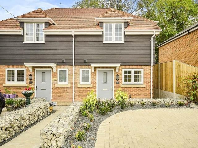 2 bedroom semi detached house to rent