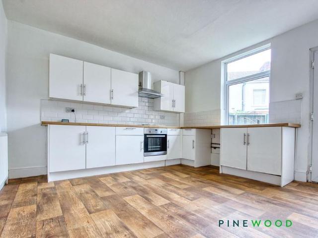 2 bedroom semi detached house to rent