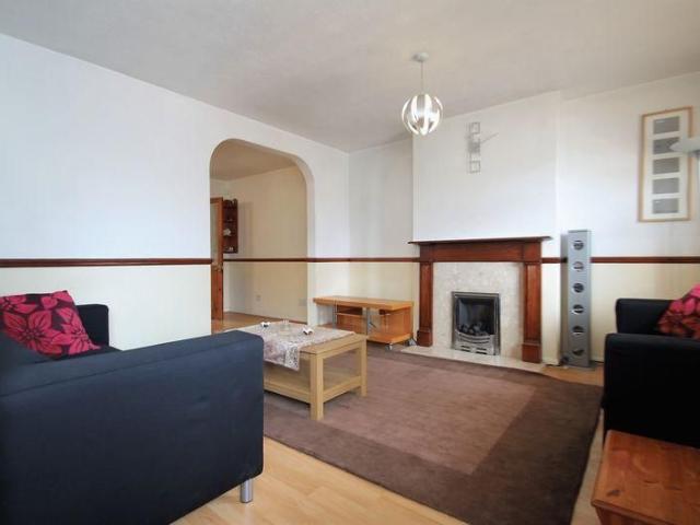 2 bedroom semi detached house to rent