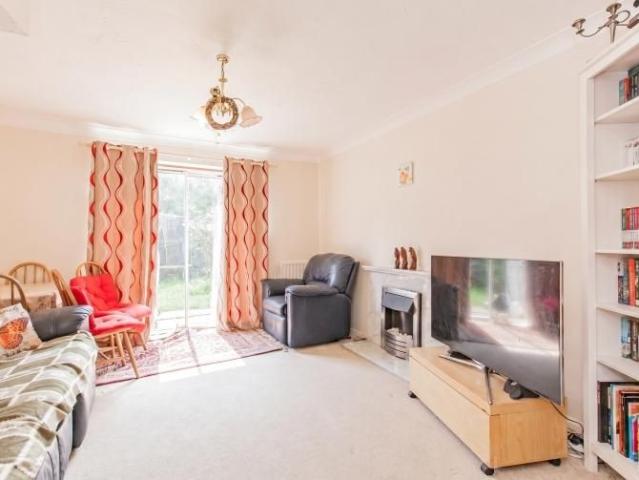 2 bedroom semi detached house to rent