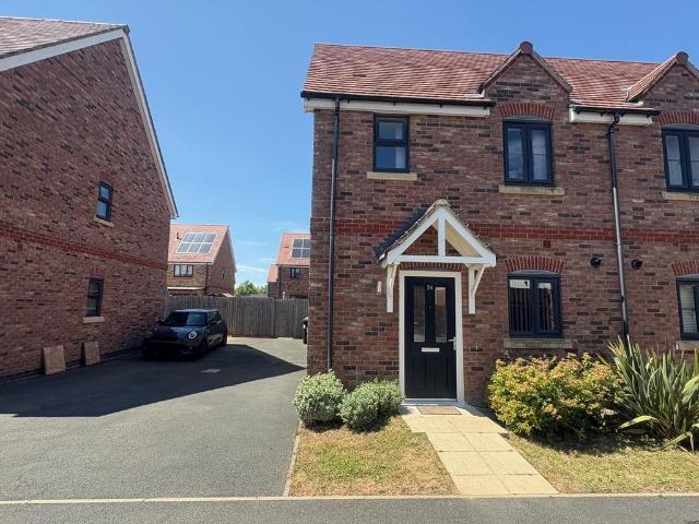 2 bedroom semi detached house to rent