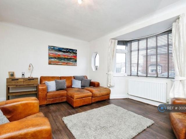 2 bedroom semi detached house to rent