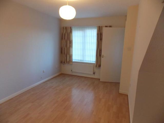 2 bedroom semi detached house to rent
