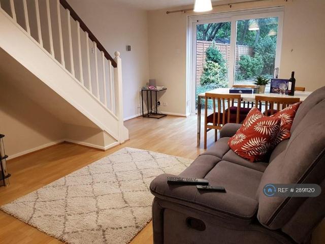 2 bedroom semi detached house to rent