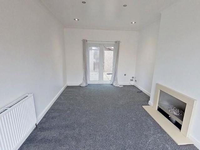 2 bedroom semi detached house to rent