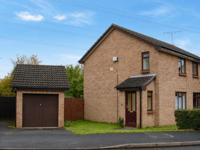 2 bedroom semi detached house to rent