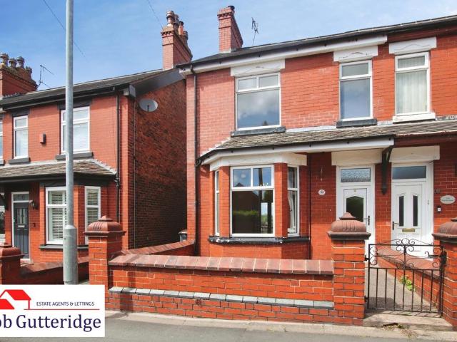 2 bedroom semi detached house to rent