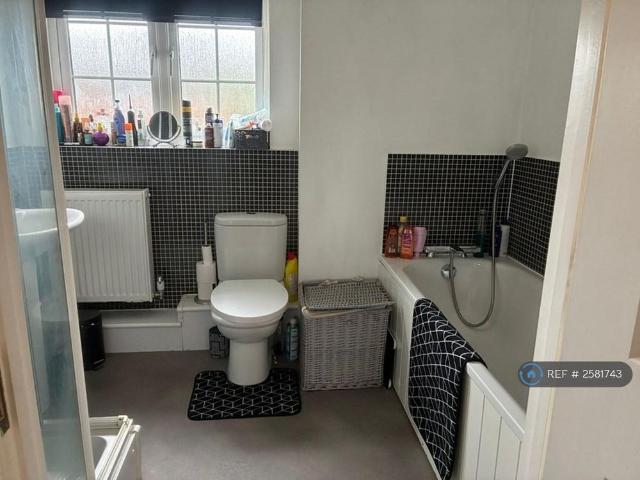 2 bedroom semi detached house to rent
