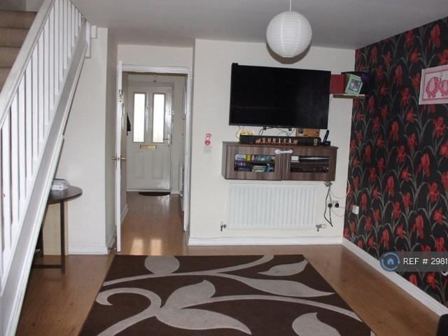 2 bedroom semi detached house to rent