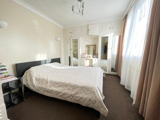 2 bedroom semi detached house to rent