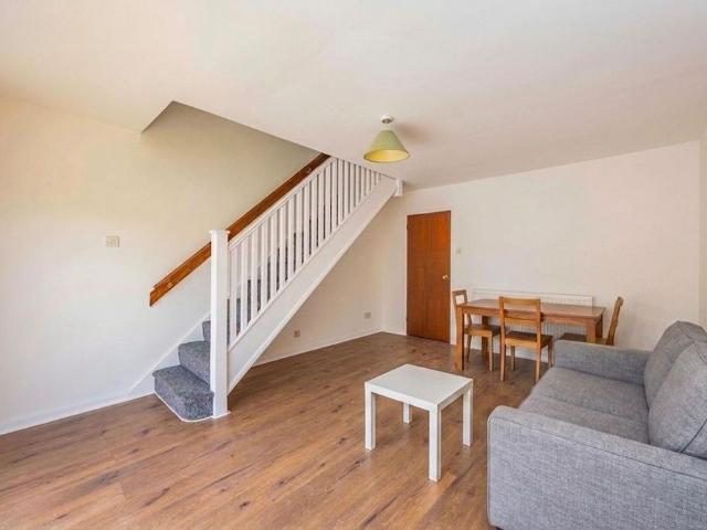 2 bedroom semi detached house to rent