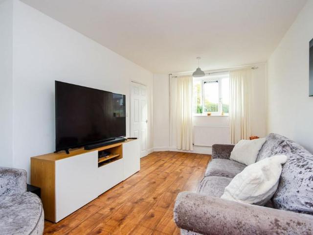 2 bedroom semi detached house to rent