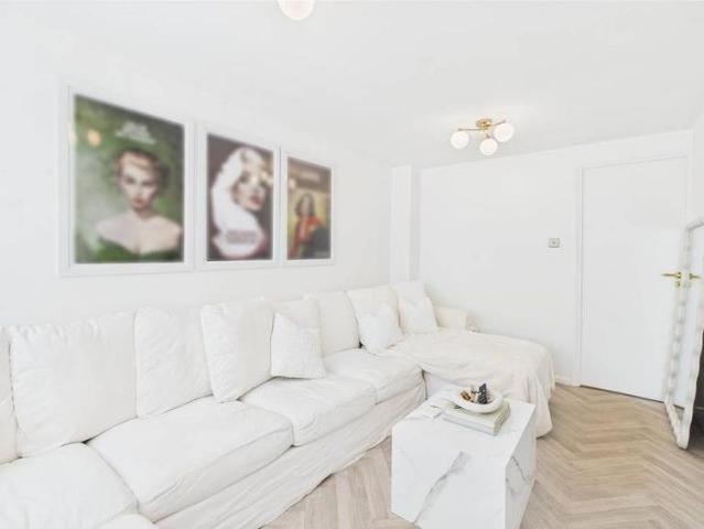 2 bedroom semi detached house to rent