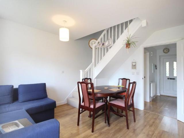 2 bedroom semi detached house to rent