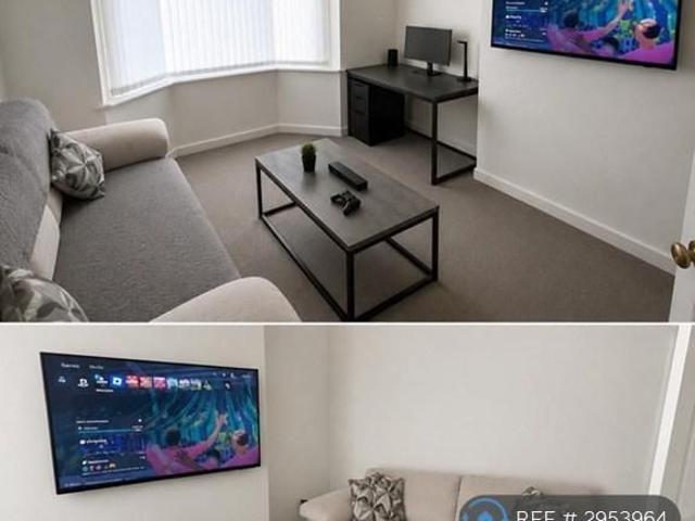2 bedroom semi detached house to rent