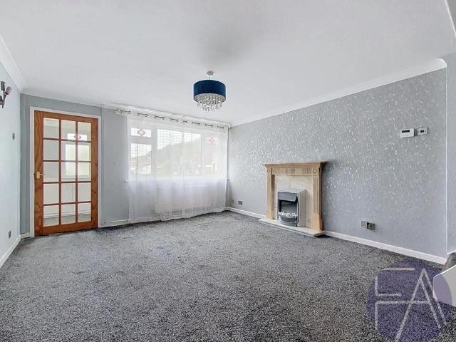 2 bedroom semi detached house to rent