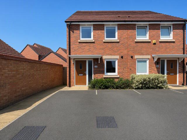 2 bedroom semi detached house to rent