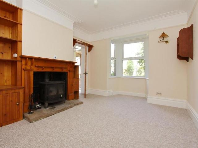 2 bedroom semi detached house to rent