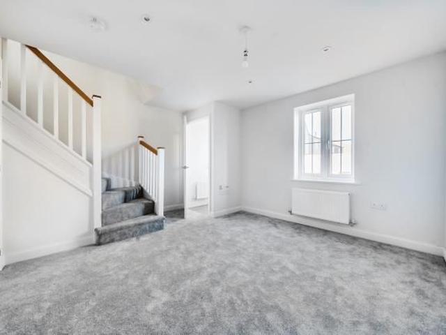 2 bedroom semi detached house to rent