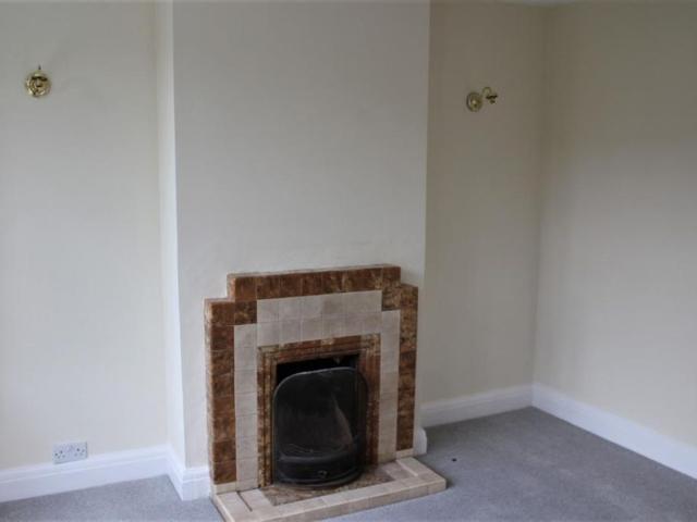 2 bedroom semi detached house to rent