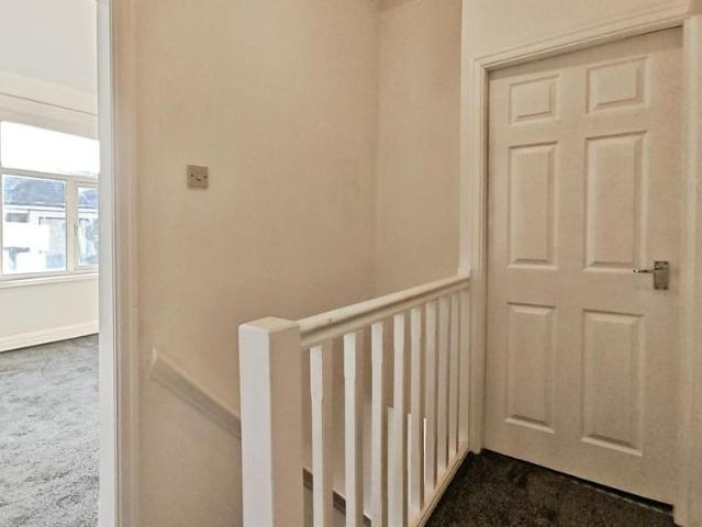 2 bedroom semi detached house to rent