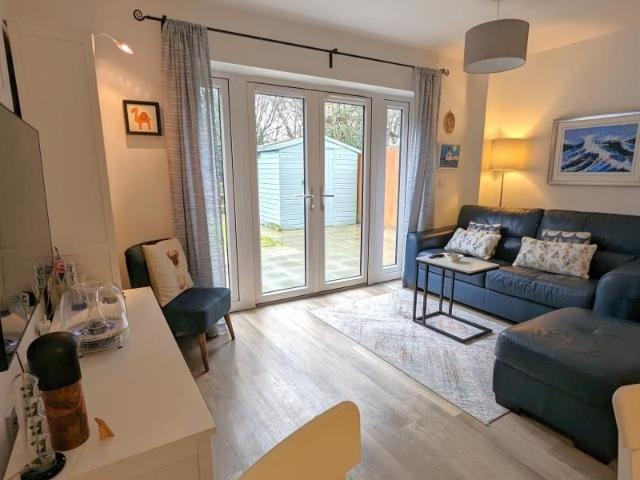 2 bedroom semi detached house to rent