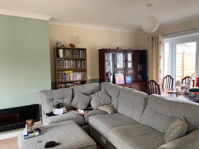 2 bedroom semi detached house to rent