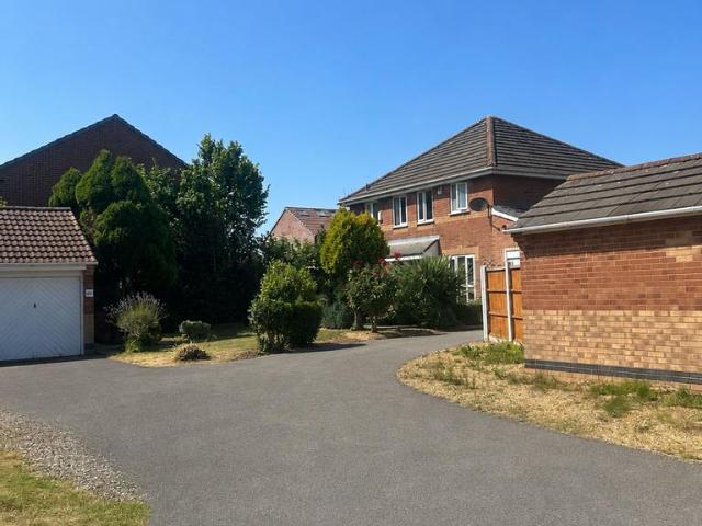 2 bedroom semi detached house to rent