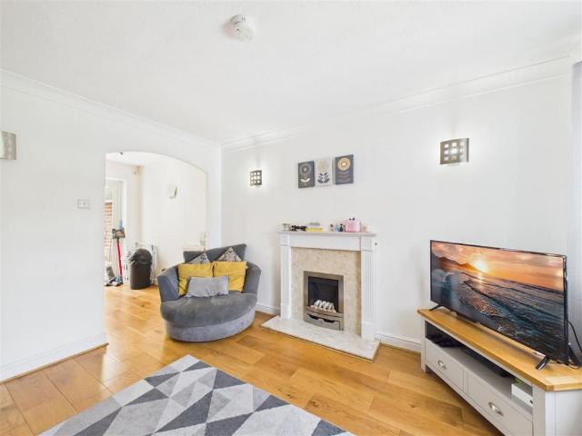 2 bedroom semi detached house to rent