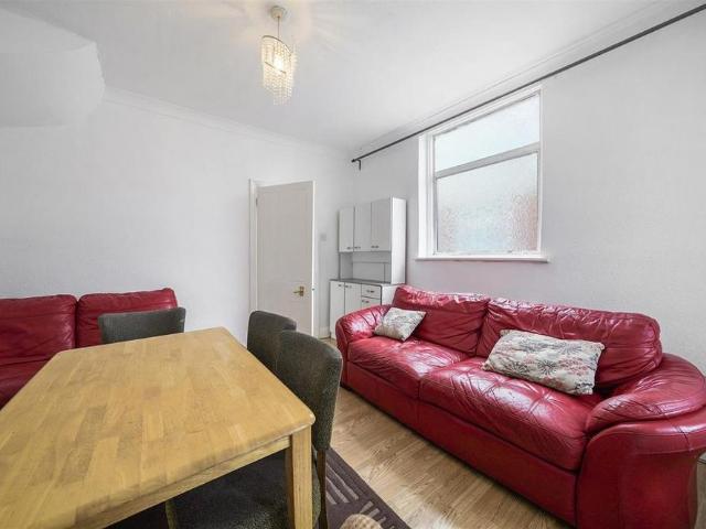 2 bedroom semi detached house to rent